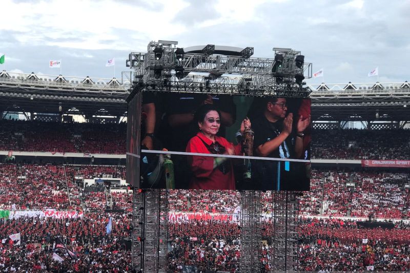 Megawati pukul kentongan guna kewaspadaan nasional di Pemilu 2024 Megawati pukul kentongan guna kewaspadaan nasional di Pemilu 2024